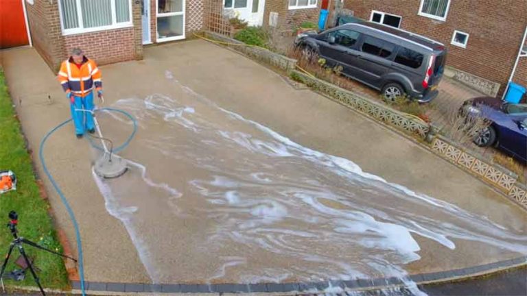 How Do You Remove Algae From a Resin Driveway? | Resin Driveways Manchester